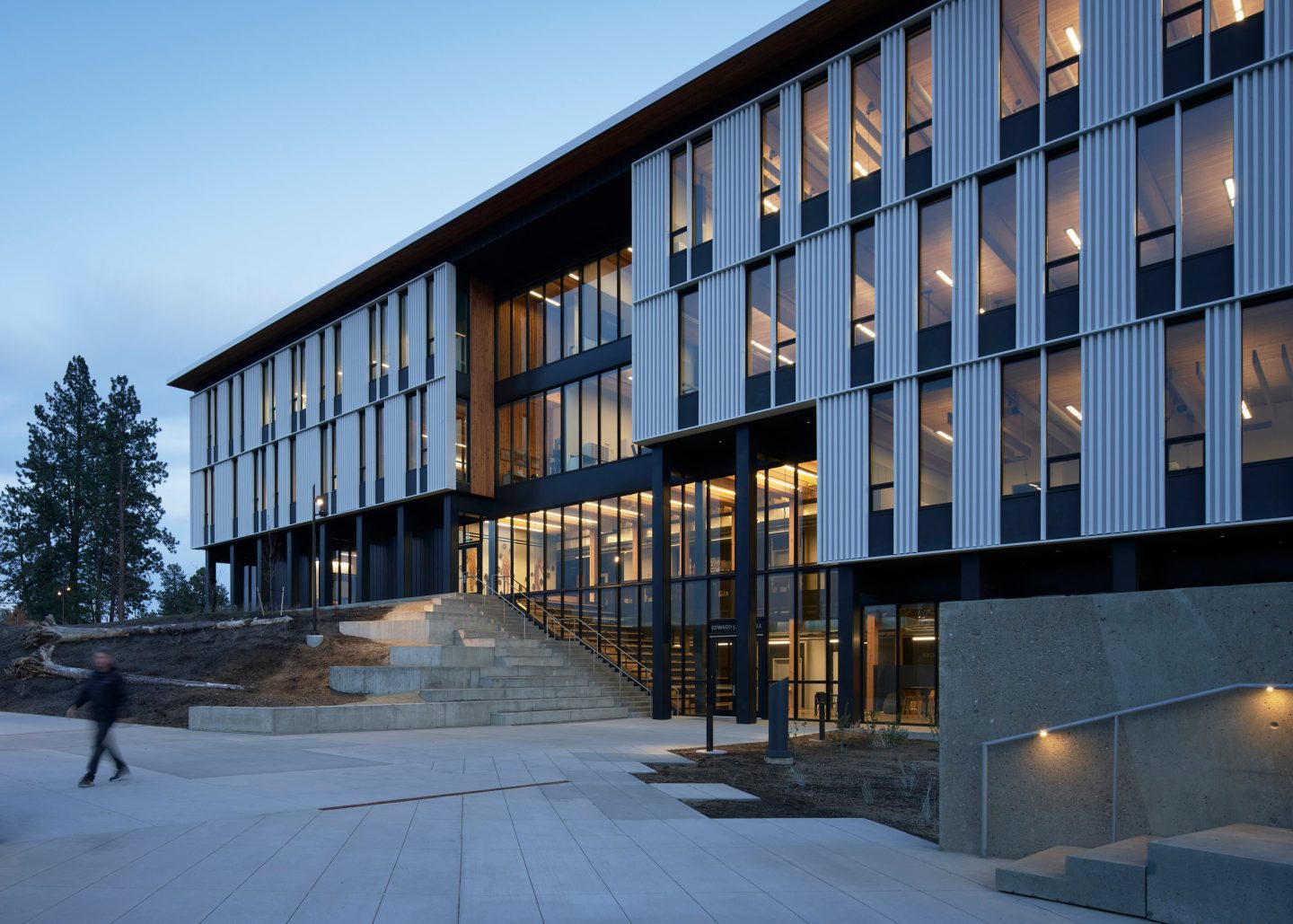 Edward J. Ray Hall — SRG + CannonDesign Edward J. Ray Hall — SRG + CannonDesign